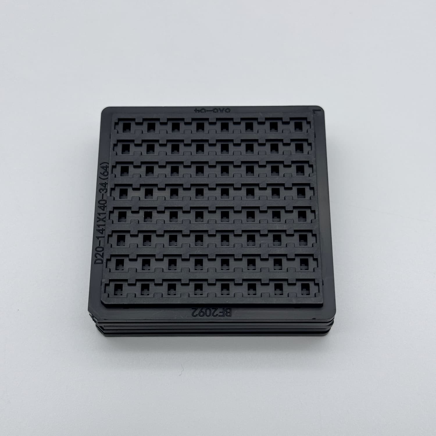 Compact Grid Tray for Bare Die Storage in Semiconductor Facilities